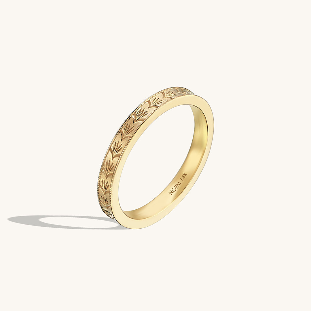 Women's Vintage Design Band Ring in Solid Gold